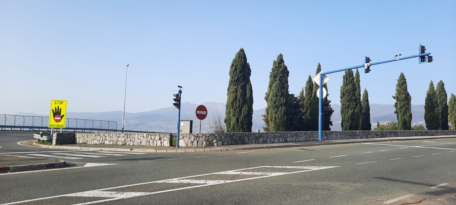 Pametni semafori postavljeni na šest raskrižja - Diračje istok – Grad ...