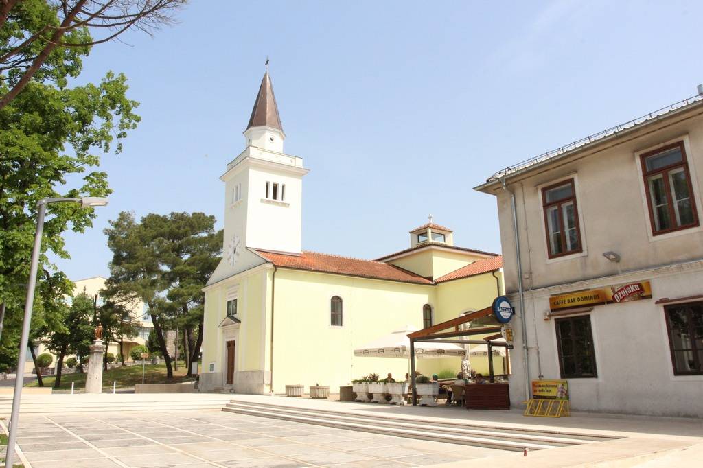 Cvetkov trg – Grad Rijeka