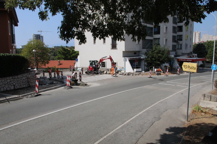 Nova regulacija prometa na križanju Ulice A.Peruča i Kvaternikove ulice ...