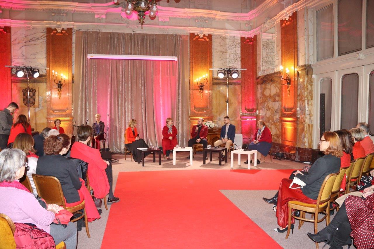 Obilježen Svjetski dan crvenih haljina – Grad Rijeka