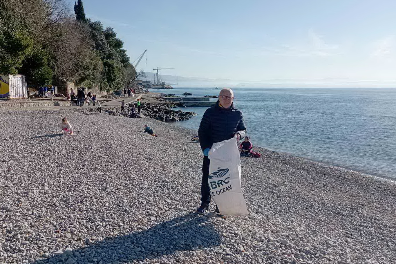 U sklopu eko akcije organizirano čišćenje plaže Igralište za Kantridi ...