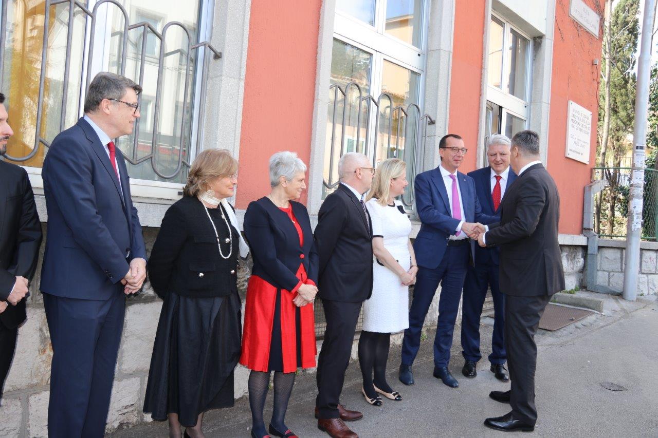 Predsjednik RH Zoran Milanović posjetio Fakultet zdravstvenih studija ...