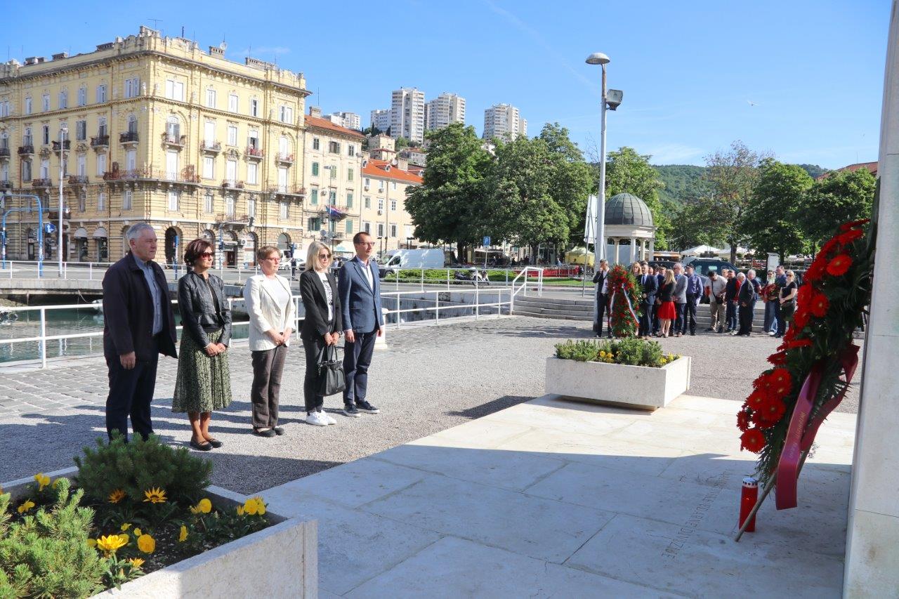 Polaganjem vijenaca obilježen Dan pobjede nad fašizmom – Grad Rijeka