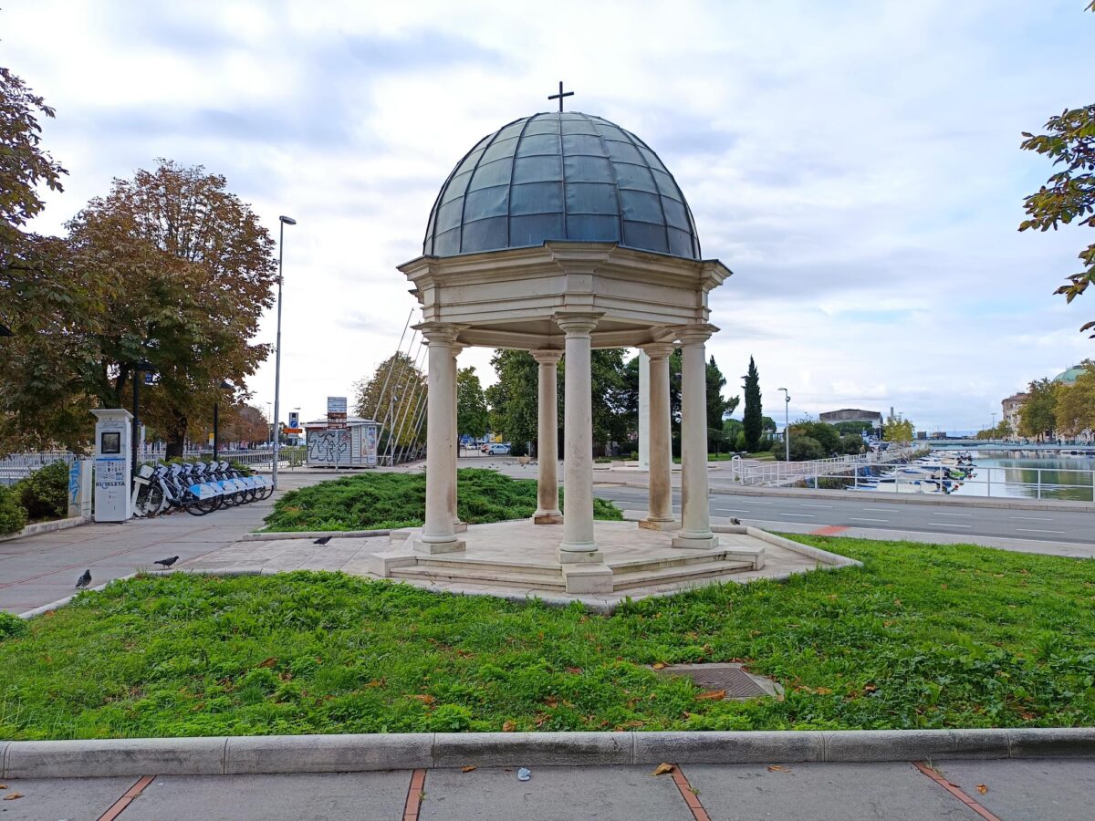 Od Kapelice sv. Ivana Nepomuka Trsatskim stubama do trsatskog Svetišta – Grad Rijeka