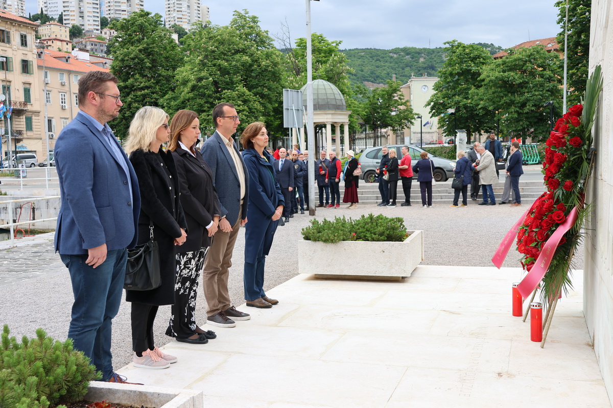 Dan pobjede nad fašizmom obilježen polaganjem vijenaca – Grad Rijeka