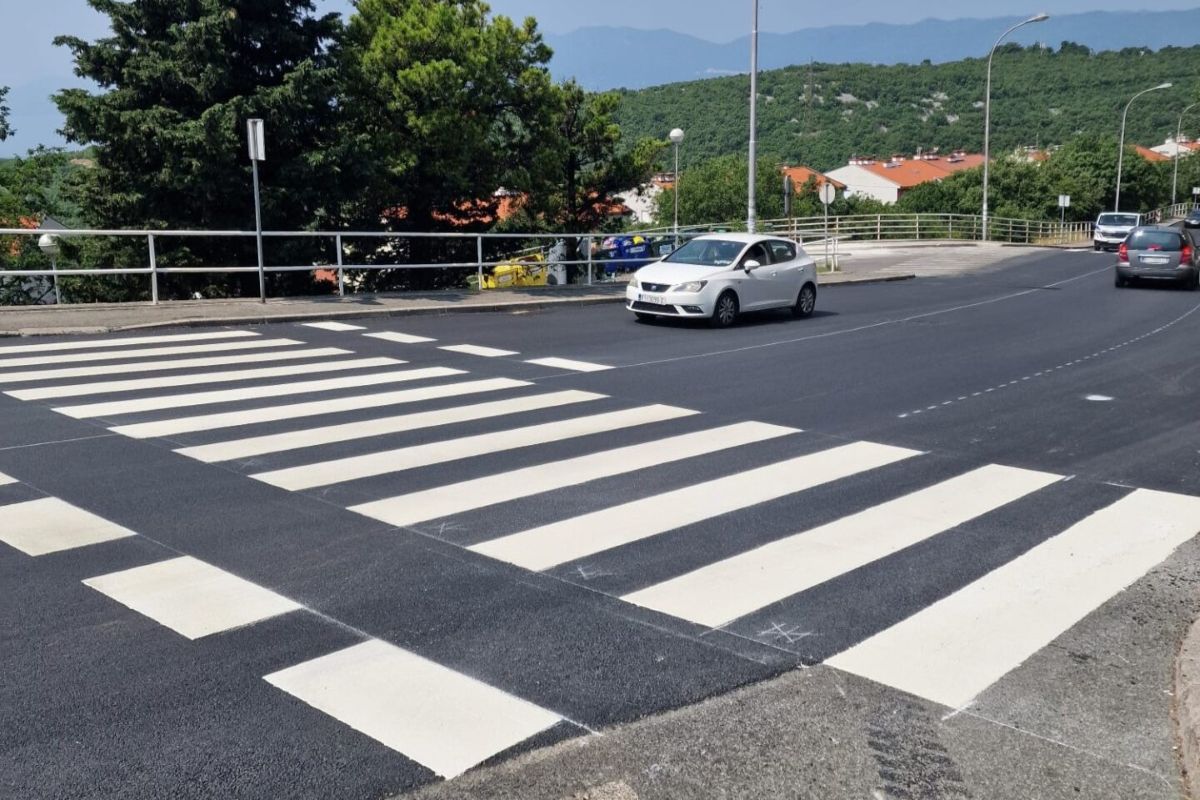 Završeni radovi obnove kolnika u Ulici Ive Lole Ribara – Grad Rijeka