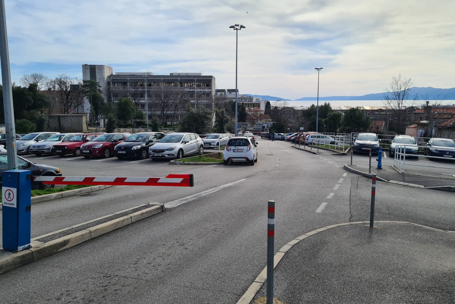 Zamjena opreme za naplatu parkiranja na parkiralištima KBC Rijeka i Podpinjol – Grad Rijeka